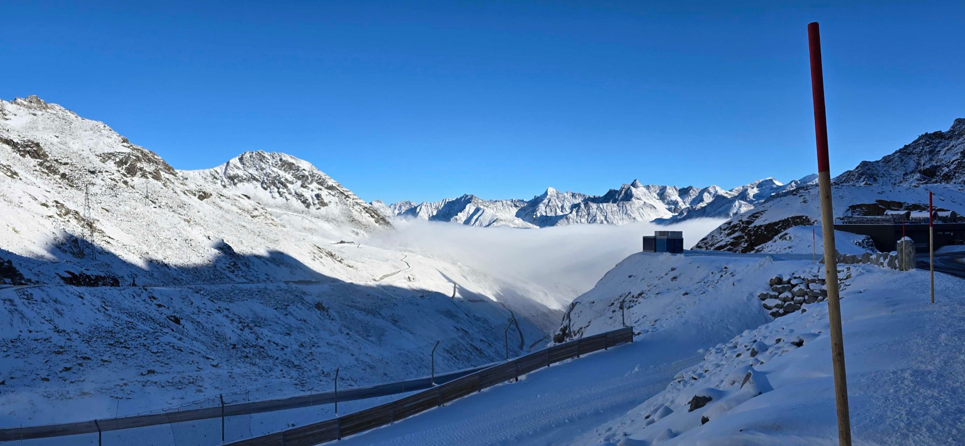 Code rood en oranje in Centraal-Europa, sneeuw in de Alpen
